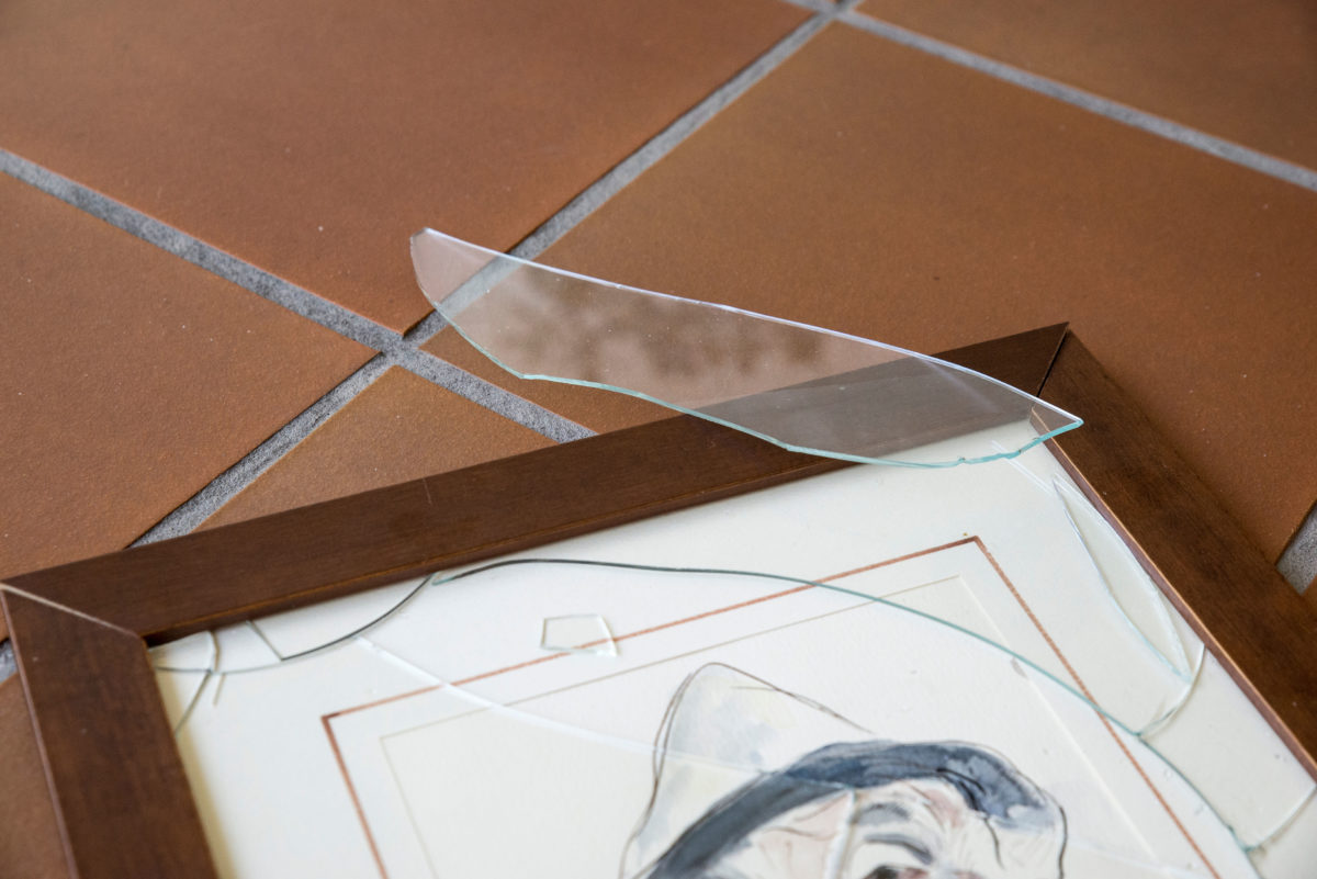 How To Fix A Broken Glass Picture Frame Large Crusuppeas
